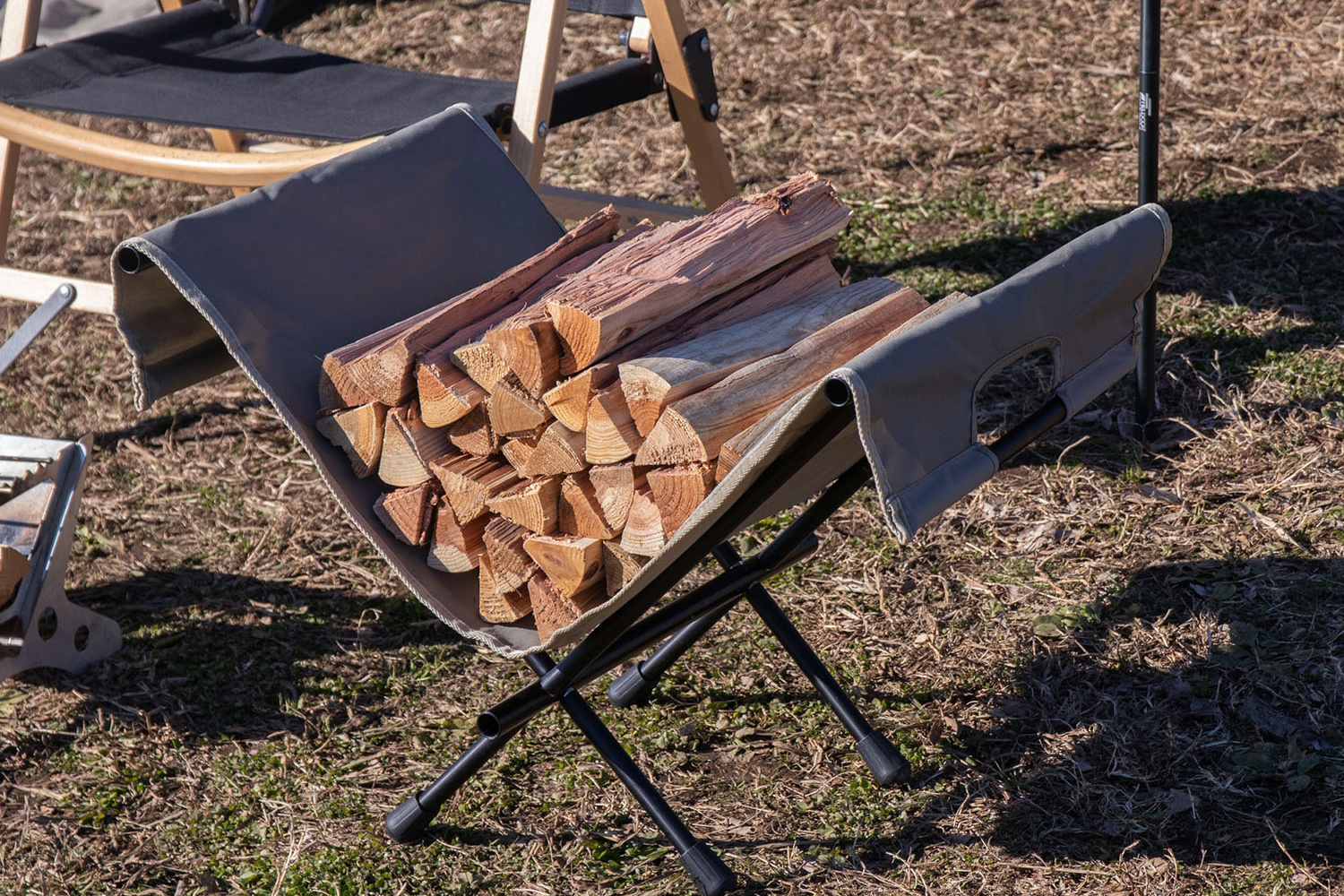 【100均・ハイランダー・スノーピーク 】薪スタンドのおすすめ人気ランキング10選！代用品なども紹介｜monocow [モノカウ]